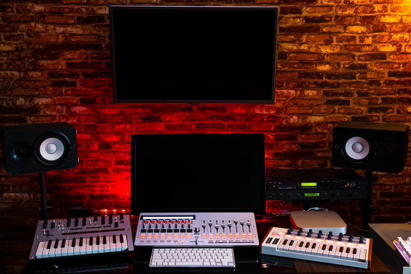 Podcasting 101: 4 Things You Need to Know