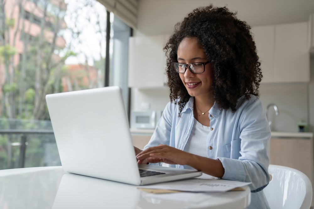 How to Craft a Memorable Realtor Bio (+Examples)