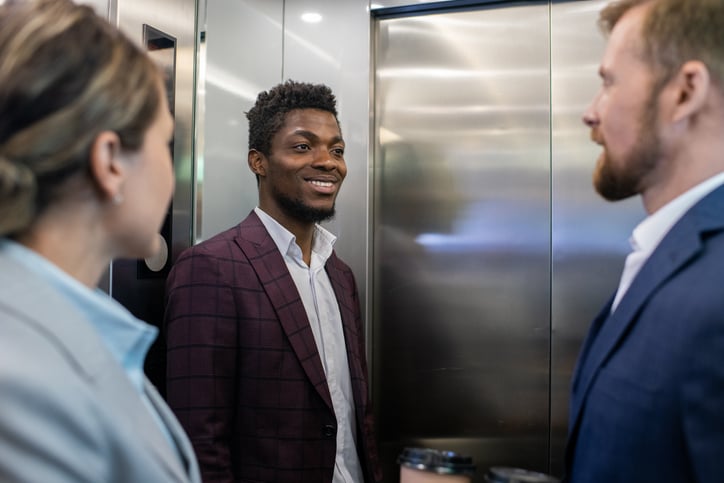 How to Draft the Perfect Elevator Pitch (+ Best Practices)
