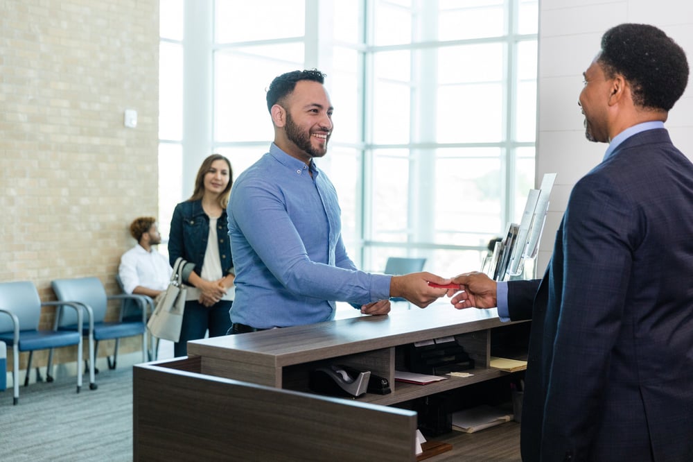 How to Enhance Visitor Experience at Conferences (+5 Tips to Follow)