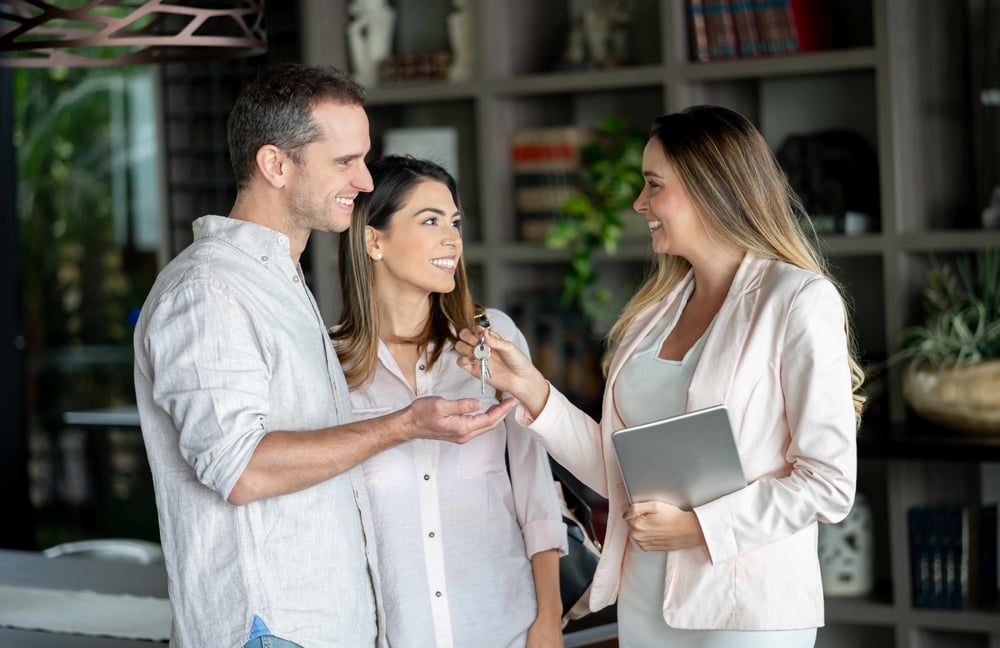 What Is a Pocket Listing? (Definition, Advantages + Disadvantages)