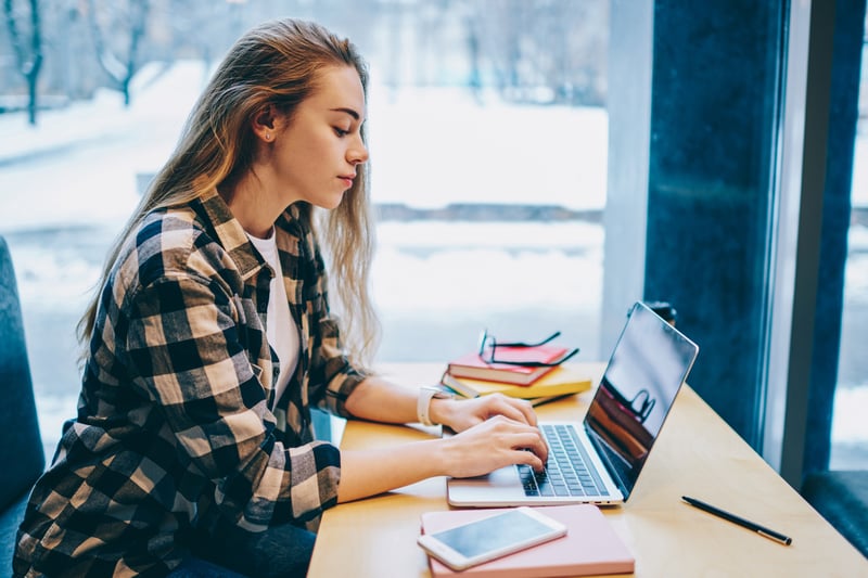 What Is a Copywriter? A Guide to Stellar Professional Copywriting